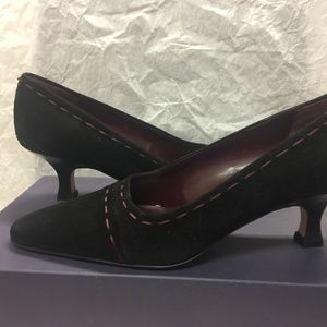 Ann Taylor | Shoes | Nib Ann Taylor Black Suede Pumps 35555 | Poshmark